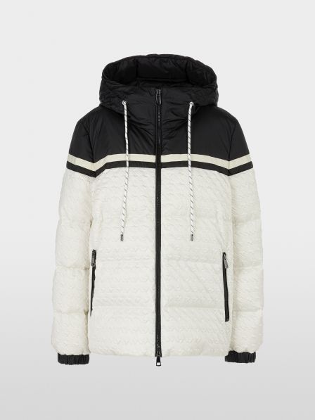 Outdoor Jacket with Houndstooth Texture | marc-cain.com/en